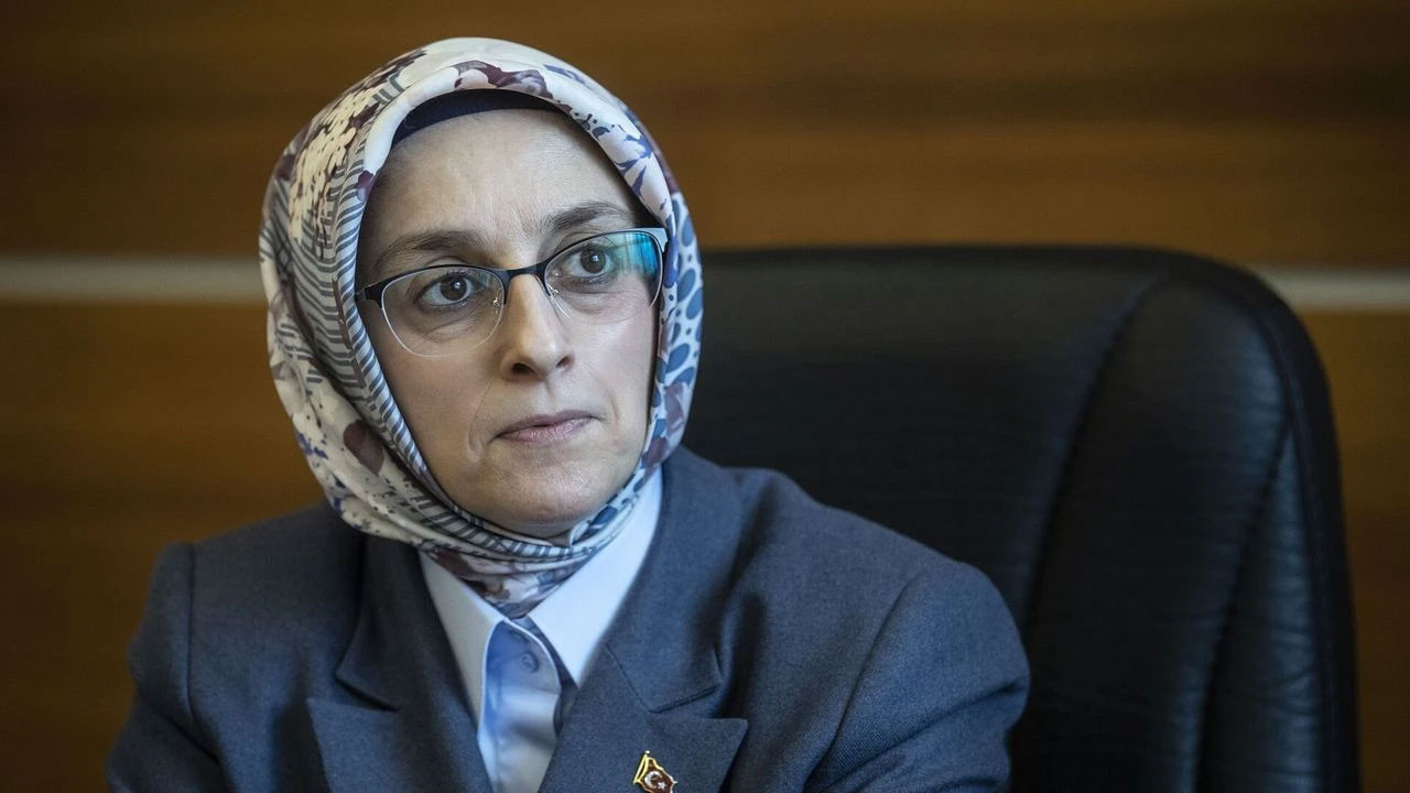 AK Parti Ankara Milletvekili Çam’dan CHP’ye öneri: Mert, akıllı, ilkeli ...